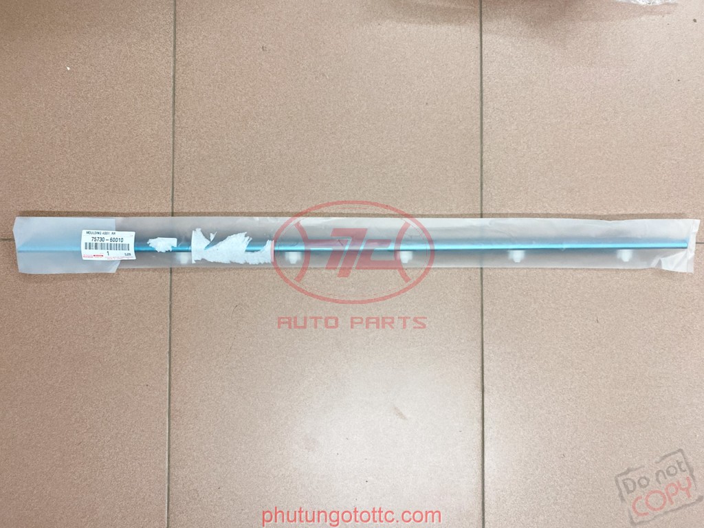 Nẹp chân kính cánh cửa sau Land FZJ80 (Mã 7573060010 - 7574060010 ...